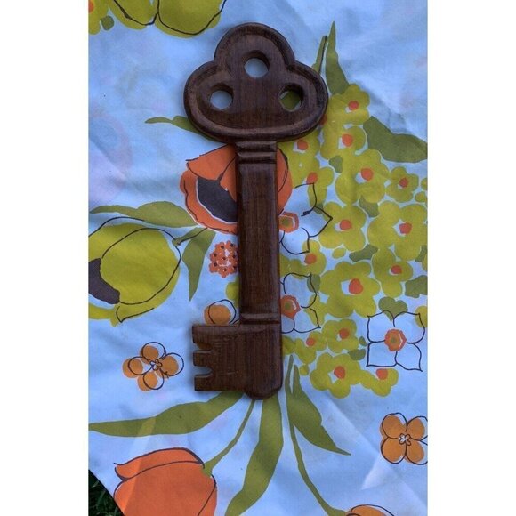 Handmade | Wall Decor | Vintage Decorative Hanging Wood Key Shaped Key ...